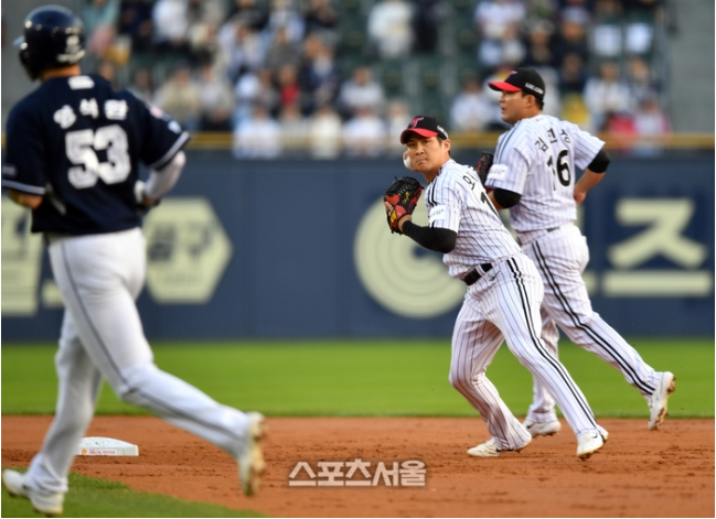 ‘한국식 골드글러브’ KBO 2023시즌부터 신설한 수비상 후보 발표···포지션별 최고 수비 가린다[공식발표] - 원타짜